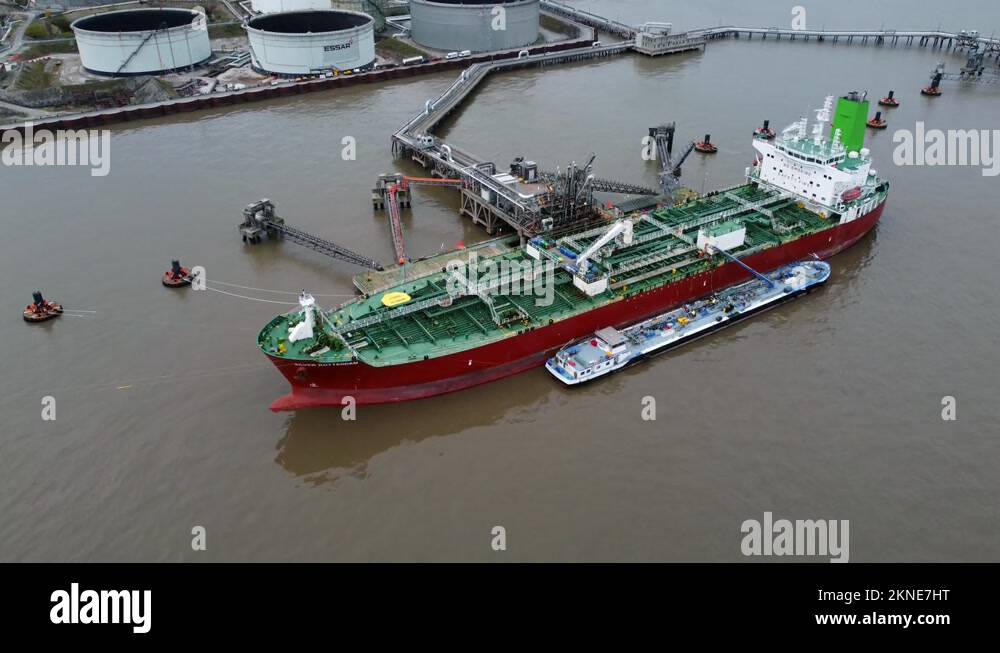 Shell oil tanker Stock Videos & Footage - HD and 4K Video Clips - Alamy