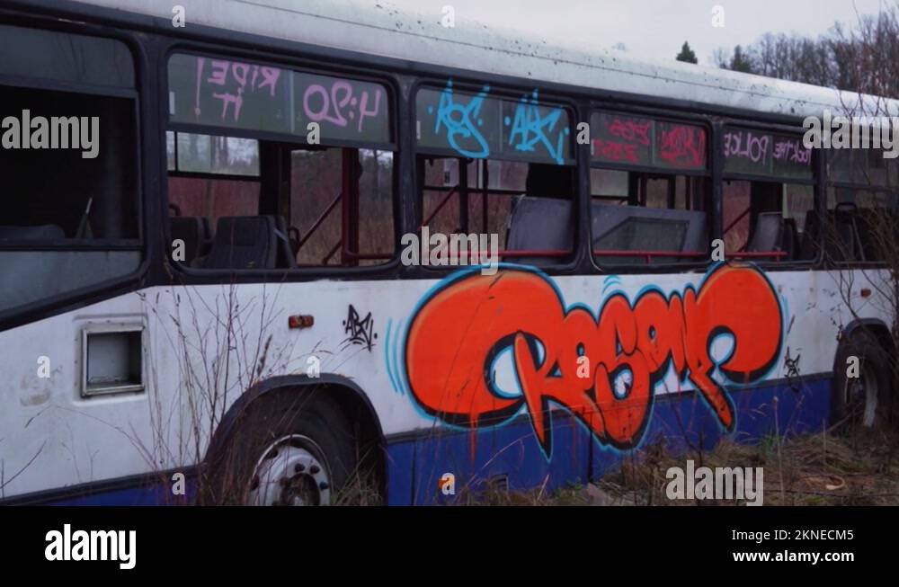Rusty bus Stock Videos & Footage - HD and 4K Video Clips - Alamy