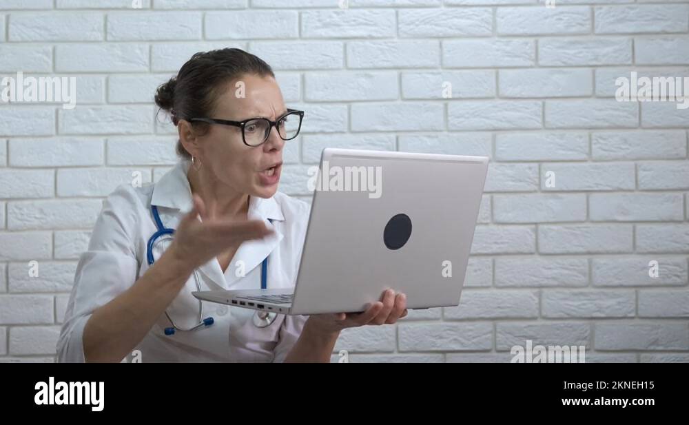 Computer problems Stock Videos & Footage - HD and 4K Video Clips - Alamy