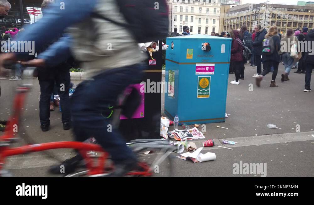 Cycle bin Stock Videos & Footage - HD and 4K Video Clips - Alamy