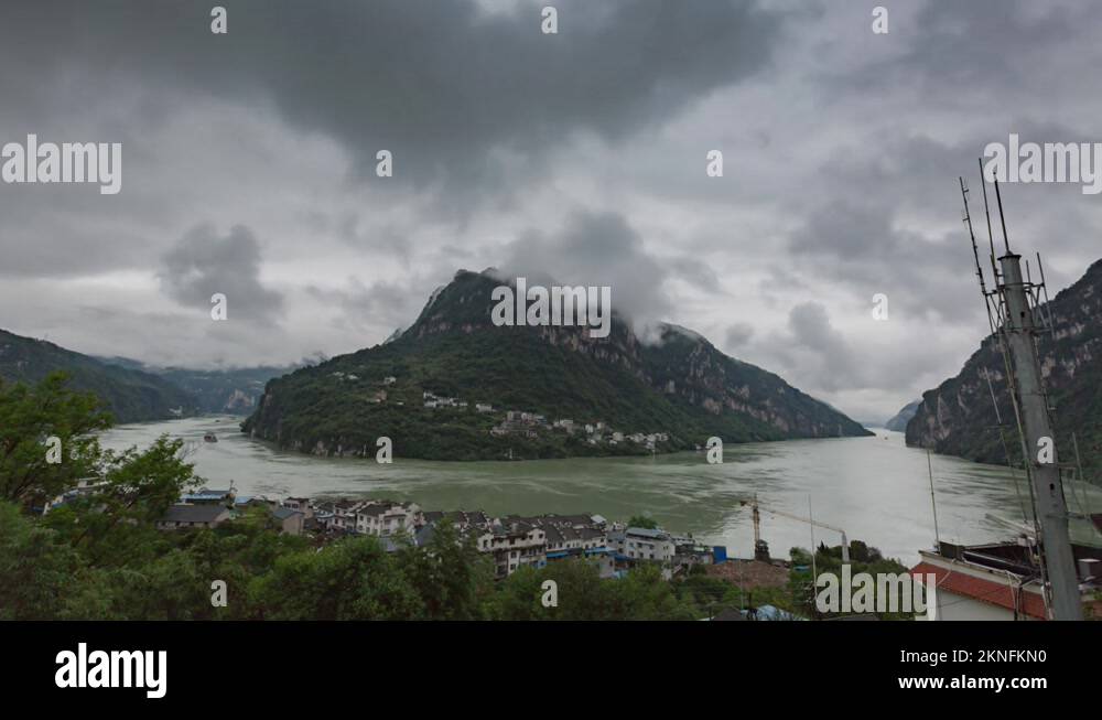 The three gorges Stock Videos & Footage - HD and 4K Video Clips - Alamy