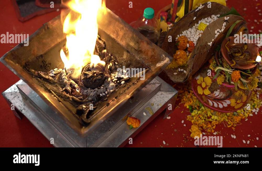 Hindu wedding india Stock Videos & Footage - HD and 4K Video Clips - Alamy