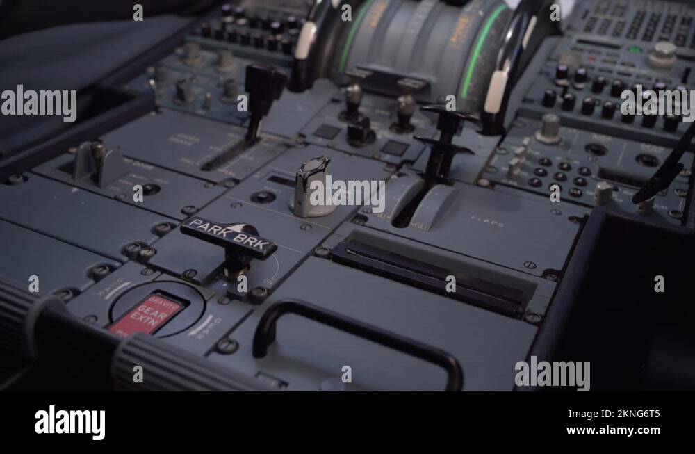 Flight deck control Stock Videos & Footage - HD and 4K Video Clips - Alamy