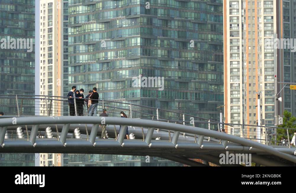 The walking or pedestrian bridge to Songdo Central Park in Incheon ...