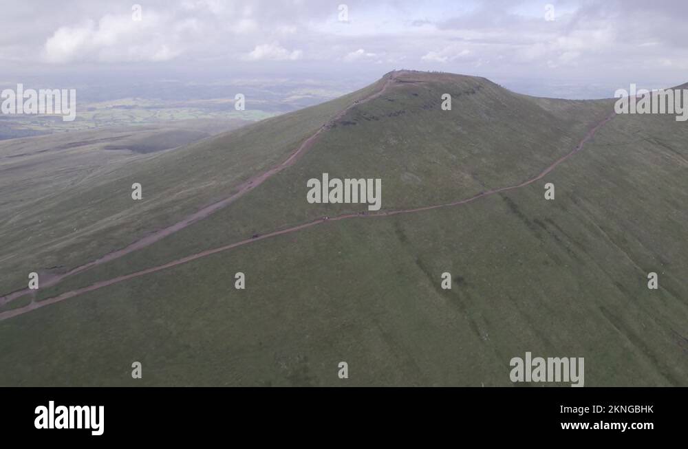 Green pathways Stock Videos & Footage - HD and 4K Video Clips - Alamy