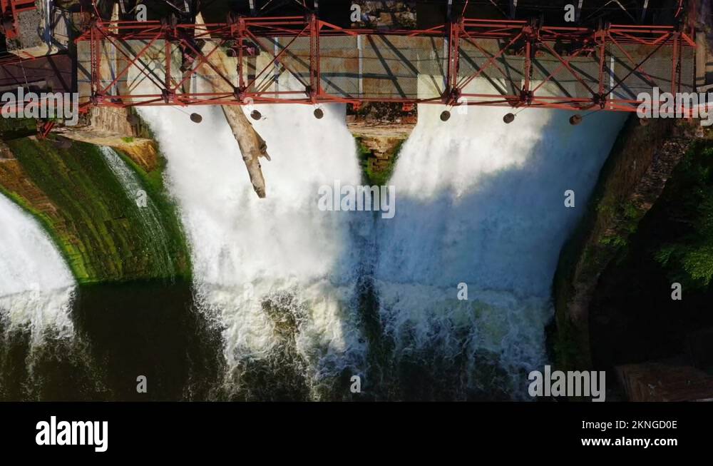 River damming Stock Videos & Footage - HD and 4K Video Clips - Alamy