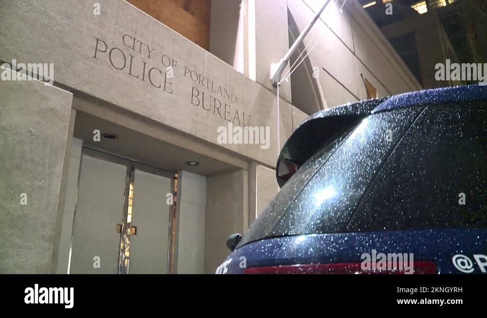 Portland police Stock Videos & Footage - HD and 4K Video Clips - Alamy