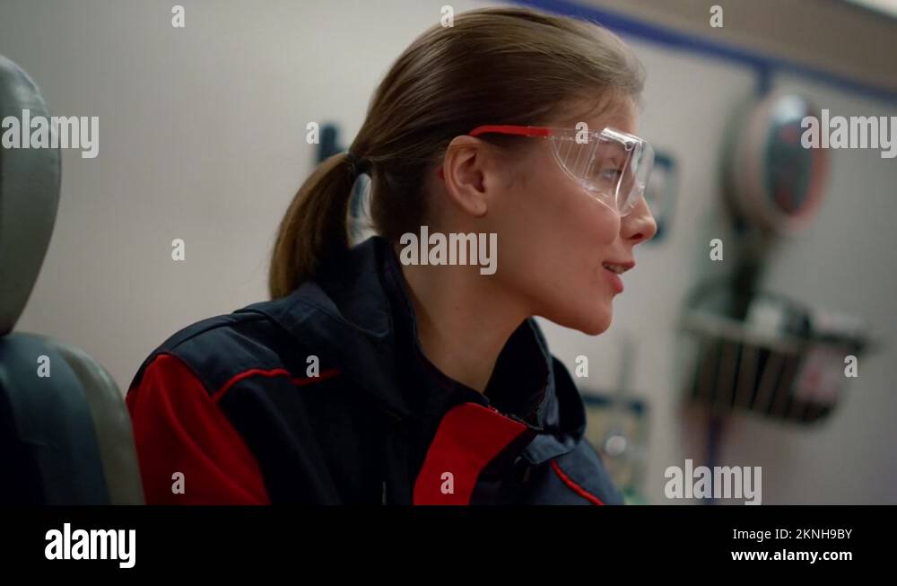 Medic and ambulance Stock Videos & Footage - HD and 4K Video Clips - Alamy