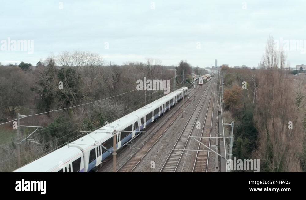 Overhead train line Stock Videos & Footage - HD and 4K Video Clips - Alamy