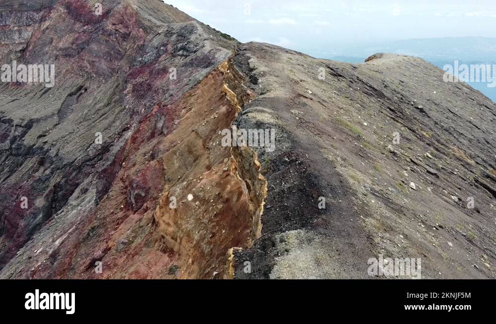 vertigo effect at the cliff side of a volcano in El Salvador Stock ...