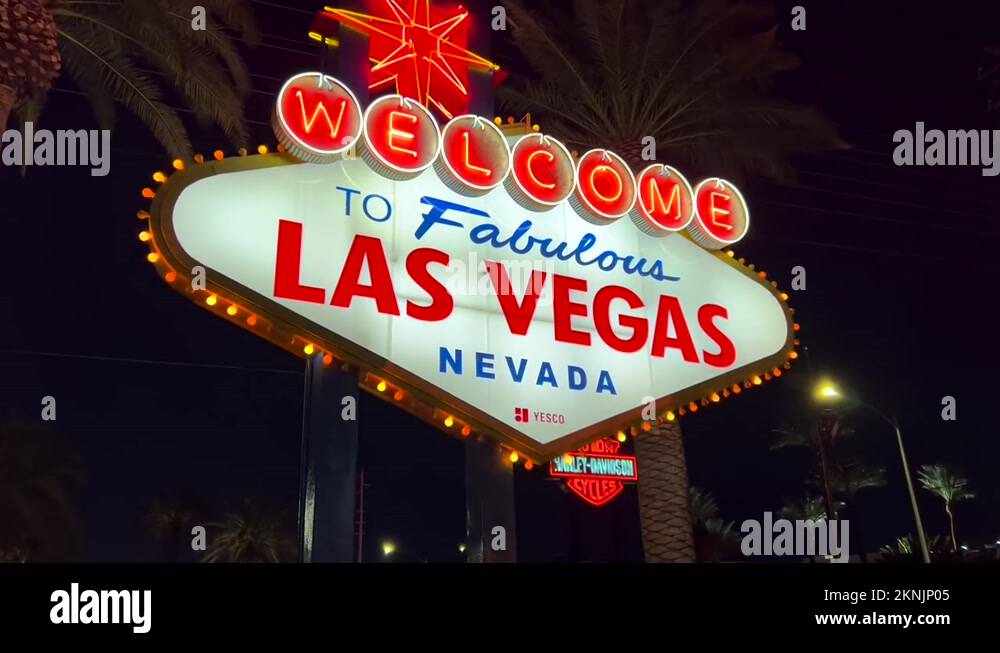 Lit billboard Stock Videos & Footage - HD and 4K Video Clips - Alamy