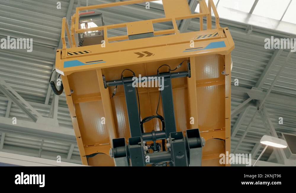 Telescopic boom lifts Stock Videos & Footage - HD and 4K Video Clips ...