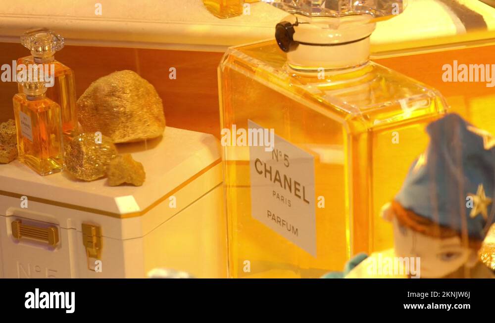 Chanel Number 5 perfume bottle in a Christmas window of Printemps ...