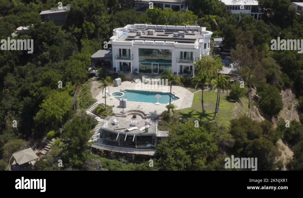 Hollywood hills mansion Stock Videos & Footage - HD and 4K Video Clips - Alamy