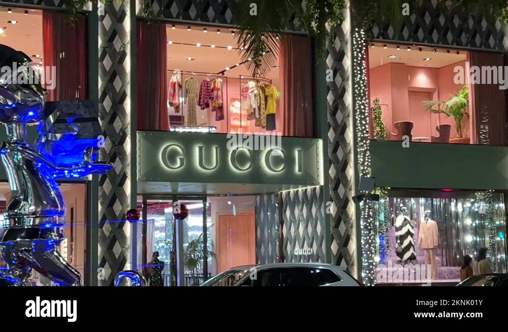 Gucci store front Stock Videos & Footage - HD and 4K Video Clips - Alamy