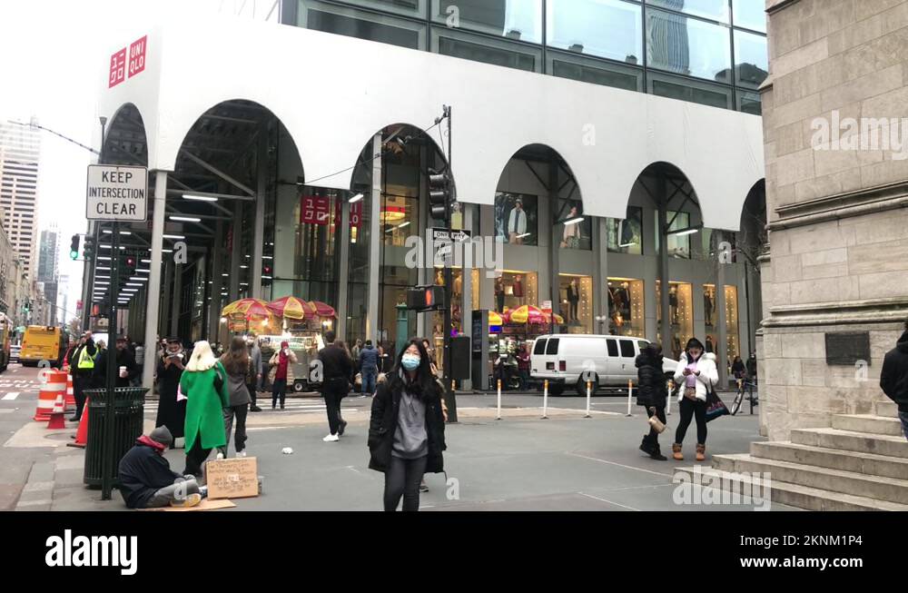 Uniqlo store Stock Videos & Footage - HD and 4K Video Clips - Alamy