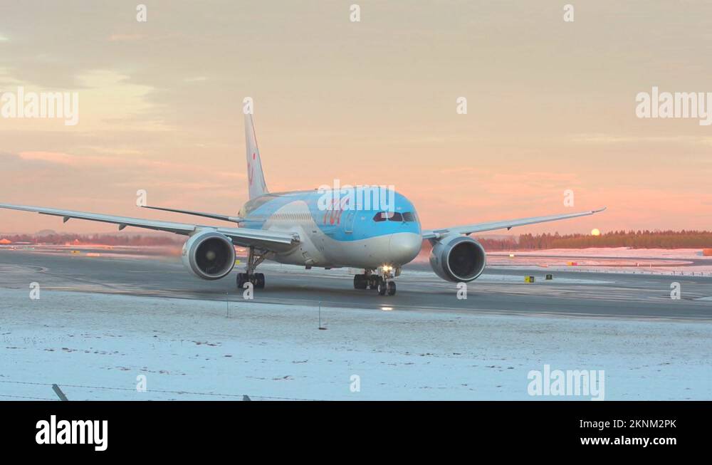 Boeing colors Stock Videos & Footage - HD and 4K Video Clips - Alamy