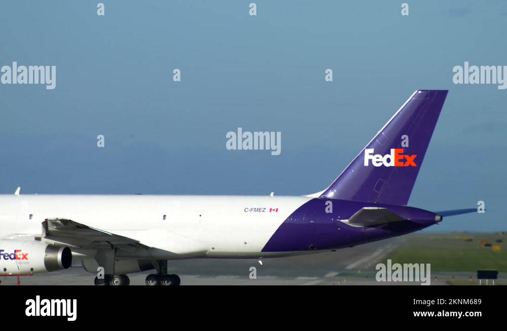 Fedex cargo plane Stock Videos & Footage - HD and 4K Video Clips - Alamy