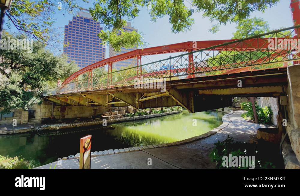 Oak street bridge Stock Videos & Footage - HD and 4K Video Clips - Alamy