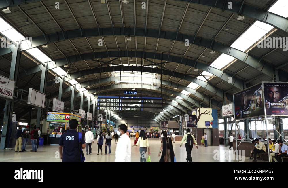 Commuter walking at Andheri Railway station. Mumbai, India Stock Video ...