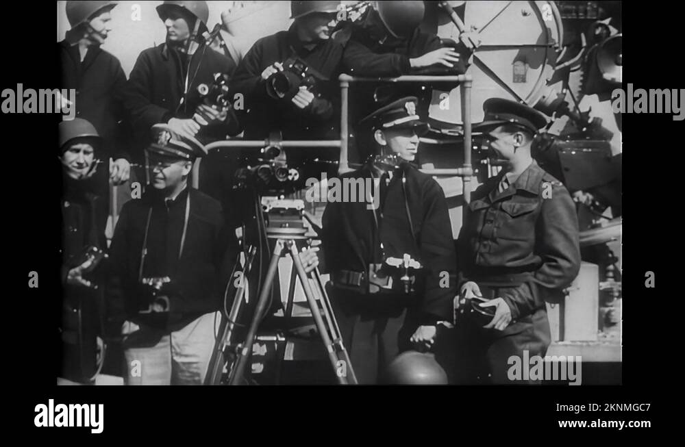 Posing for cameras Stock Videos & Footage - HD and 4K Video Clips - Alamy