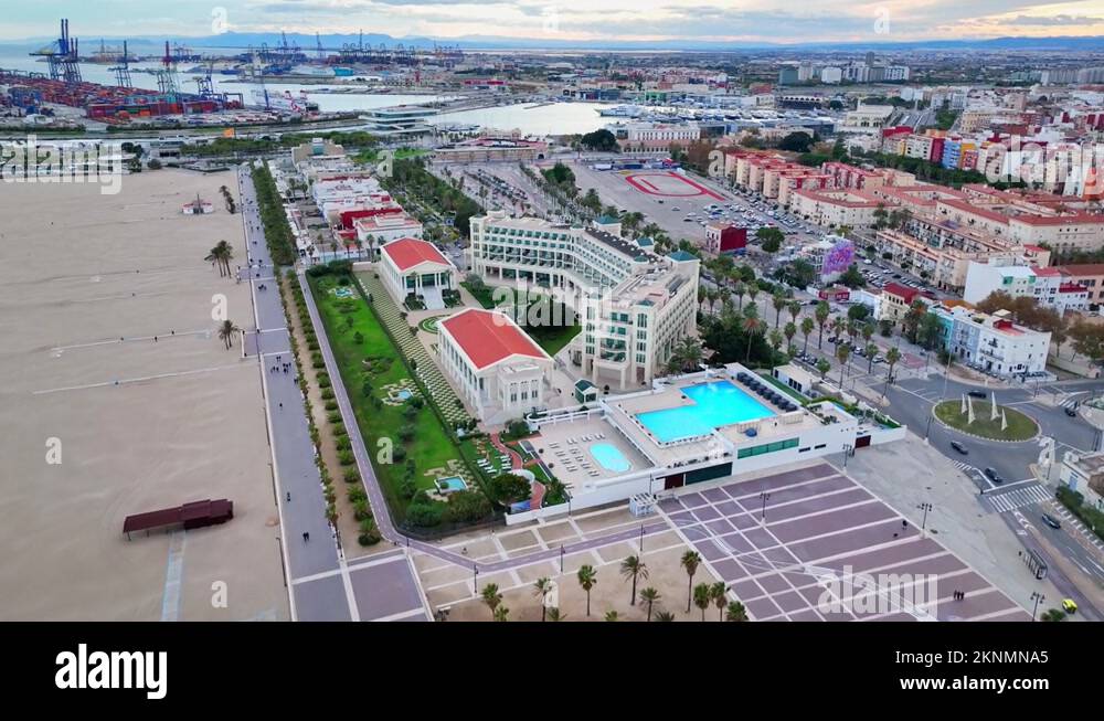 Iconic resort hotel Stock Videos & Footage - HD and 4K Video Clips - Alamy