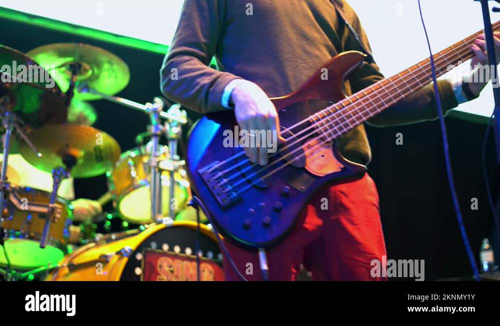 Bassline Stock Videos And Footage Hd And 4k Video Clips Alamy