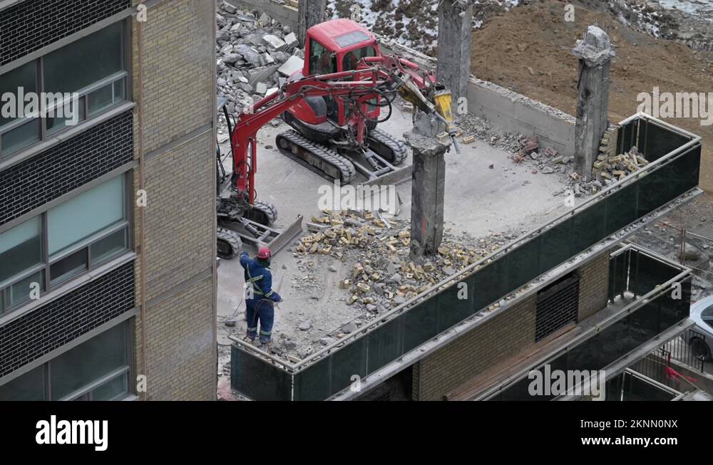 Teardown crew Stock Videos & Footage - HD and 4K Video Clips - Alamy