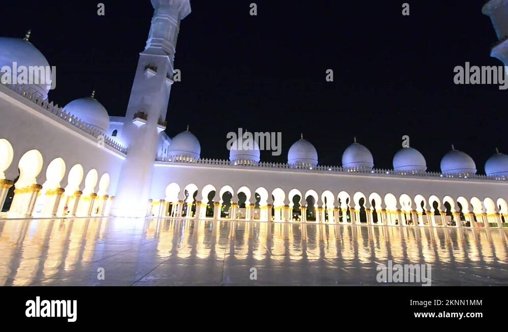Night view of Sheikh Zayed Grand Mosque in Abu Dhabi Stock Video ...