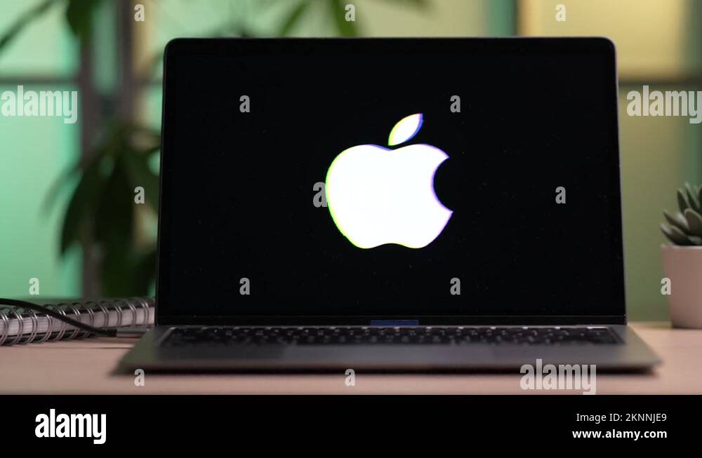 Apple logo laptop Stock Videos & Footage - HD and 4K Video Clips - Alamy