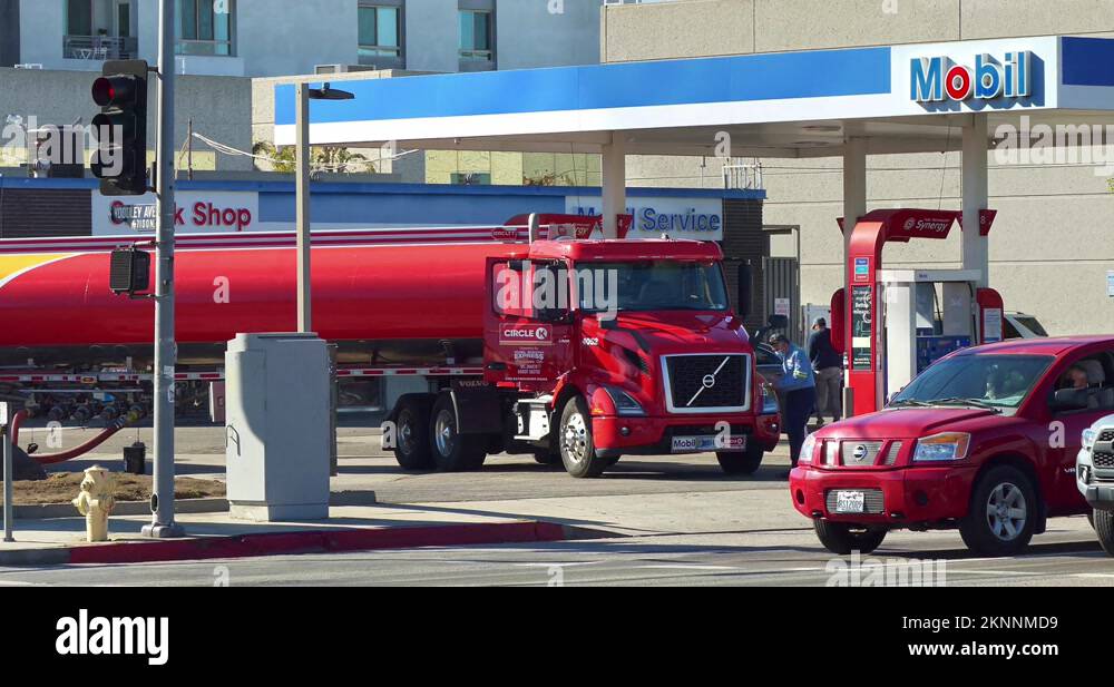 Gas tanker trailer Stock Videos & Footage - HD and 4K Video Clips - Alamy