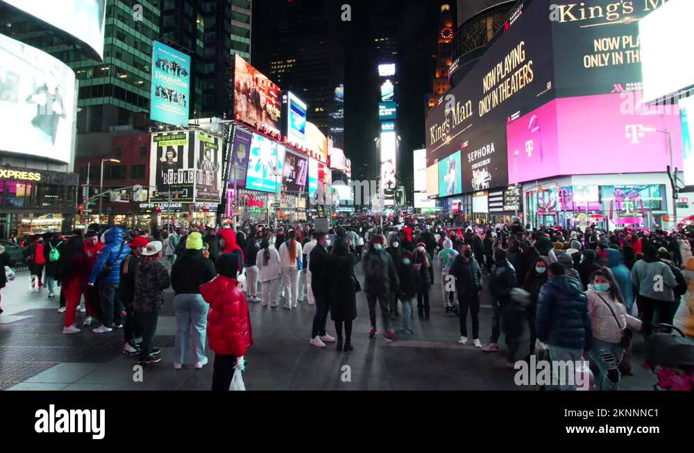 Times square full of people Stock Videos & Footage - HD and 4K Video ...