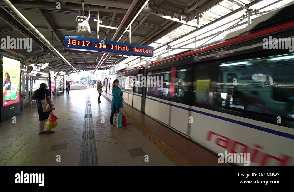 People wear mask protect from COVID-19 infection Stock Video Footage ...