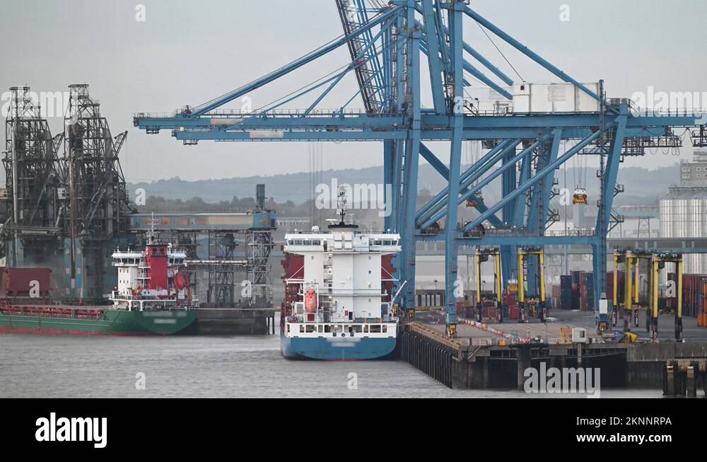 Loading container ship in uk port Stock Videos & Footage - HD and 4K ...