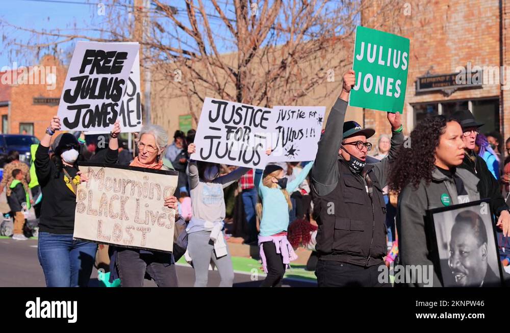 Free Julius Jones team parade in the Martin Luther King Jr. Parade ...