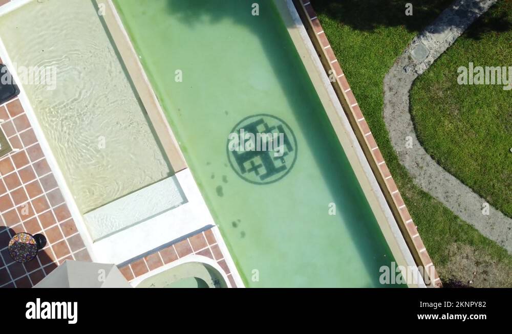 Pool aerial Stock Videos & Footage - HD and 4K Video Clips - Alamy
