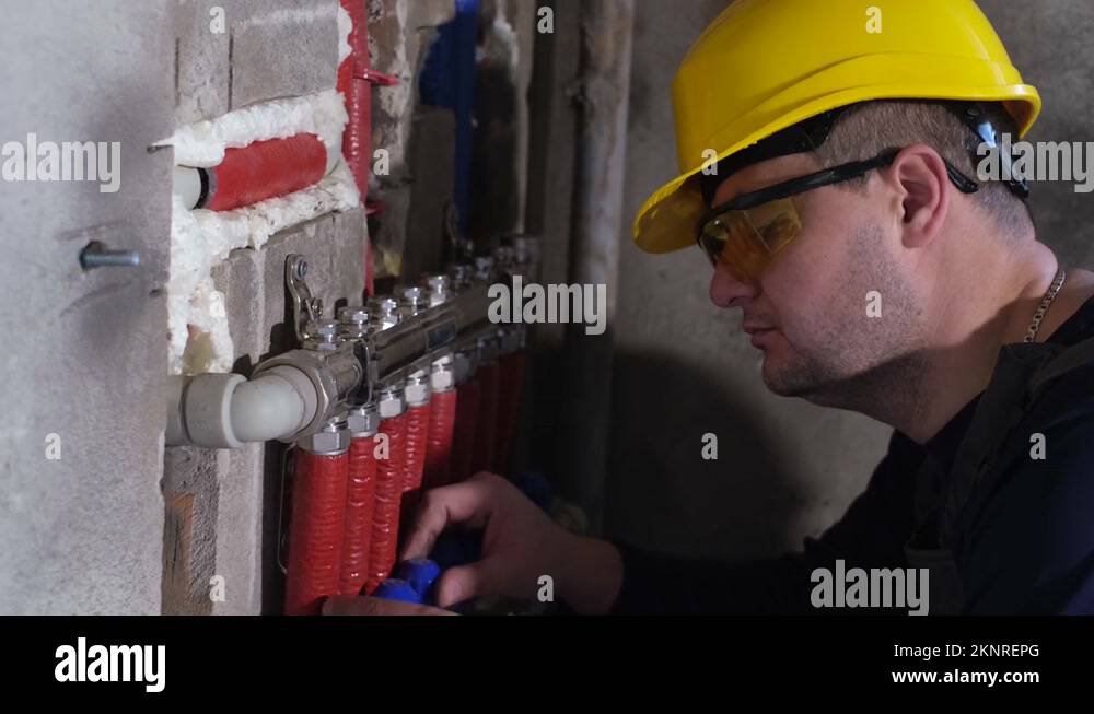 Plumbingrepair Stock Videos & Footage - HD and 4K Video Clips - Alamy