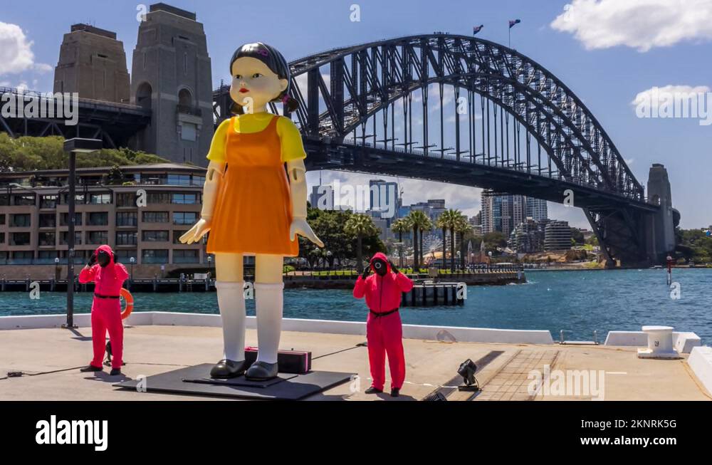 Squid game red light Stock Videos & Footage - HD and 4K Video Clips - Alamy