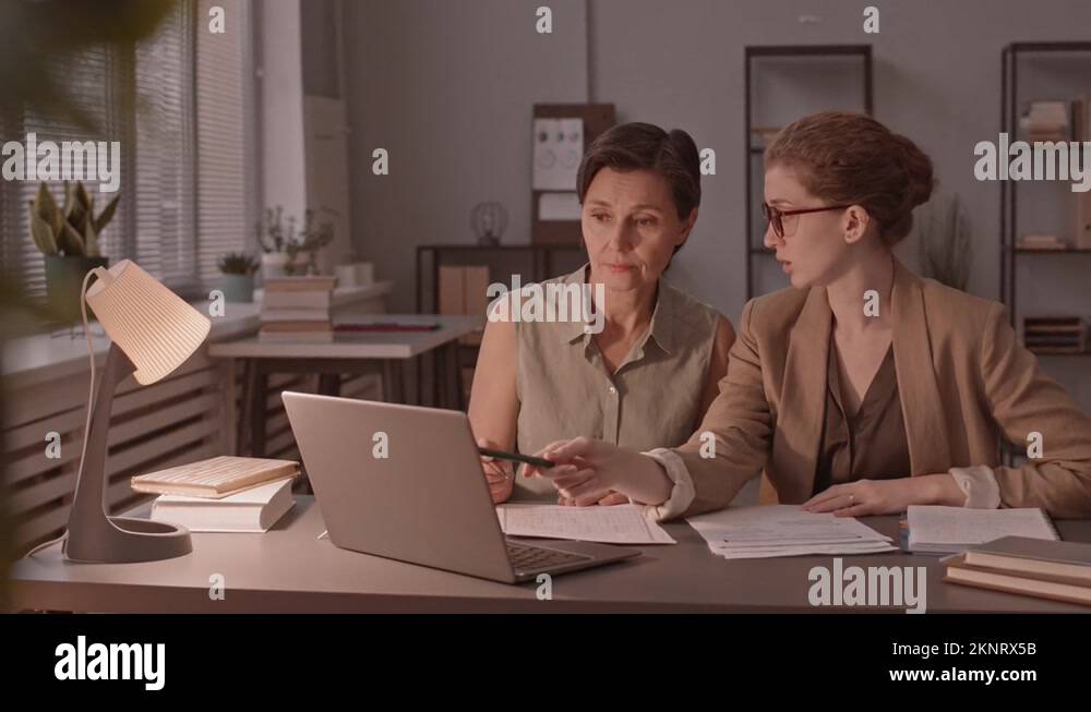 Adult classroom Stock Videos & Footage - HD and 4K Video Clips - Alamy