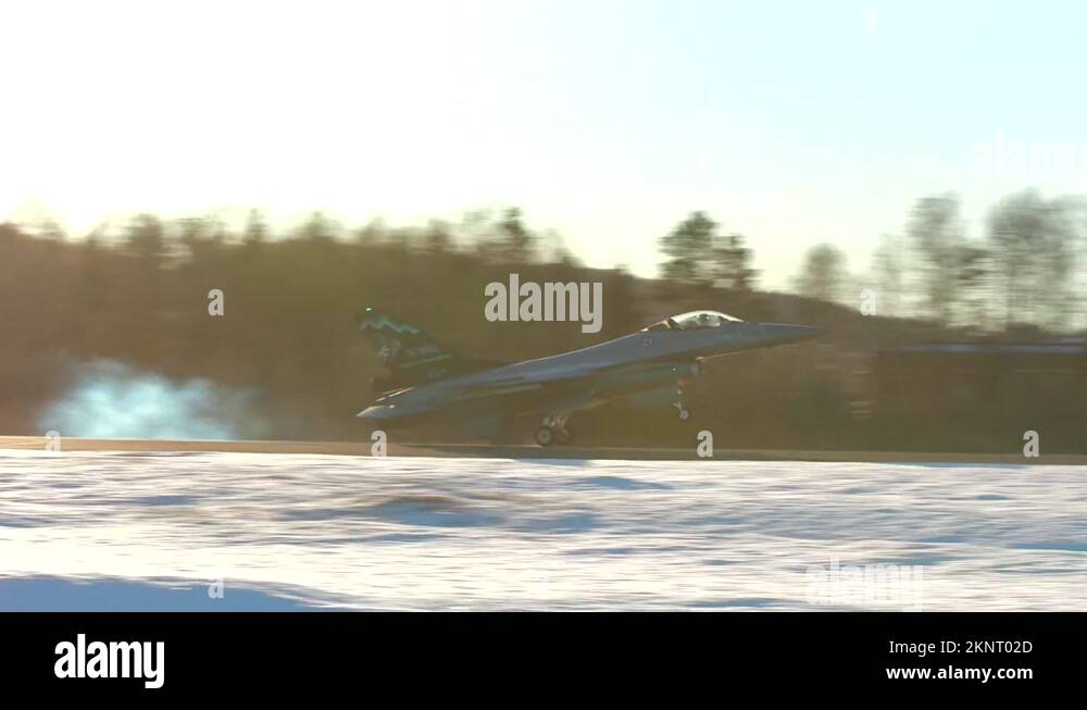 Parachute deploy Stock Videos & Footage - HD and 4K Video Clips - Alamy