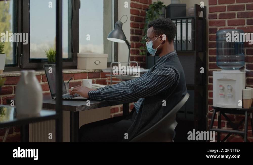 Employee with laptop Stock Videos & Footage - HD and 4K Video Clips - Alamy