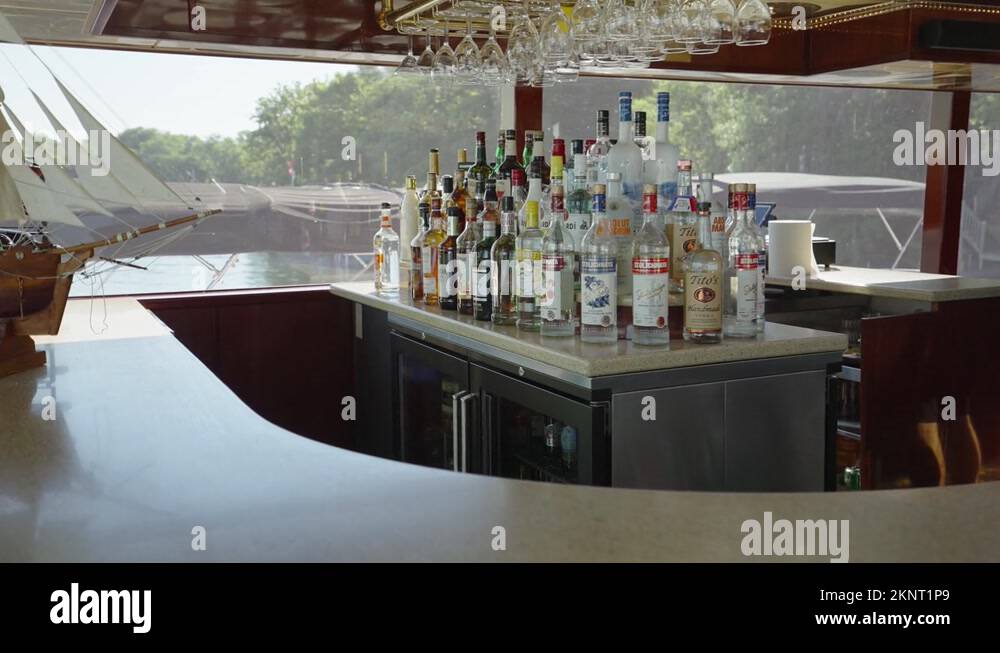 Modern alcohol bar Stock Videos & Footage - HD and 4K Video Clips - Alamy