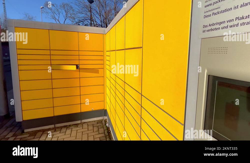 Dhl parcels express Stock Videos & Footage - HD and 4K Video Clips - Alamy