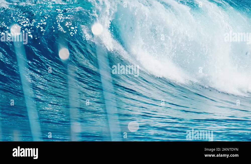 Ocean wave rolls and breaks at Sultans surf spot in Maldives Stock ...
