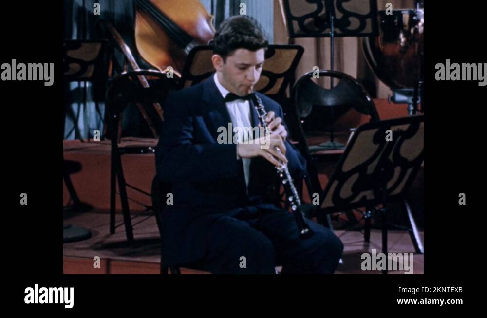 Oboe instrument Stock Videos & Footage - HD and 4K Video Clips - Alamy