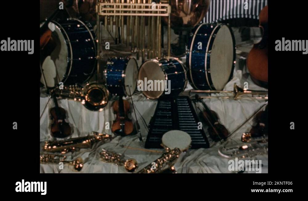 Tubular bells percussion Stock Videos & Footage - HD and 4K Video Clips ...