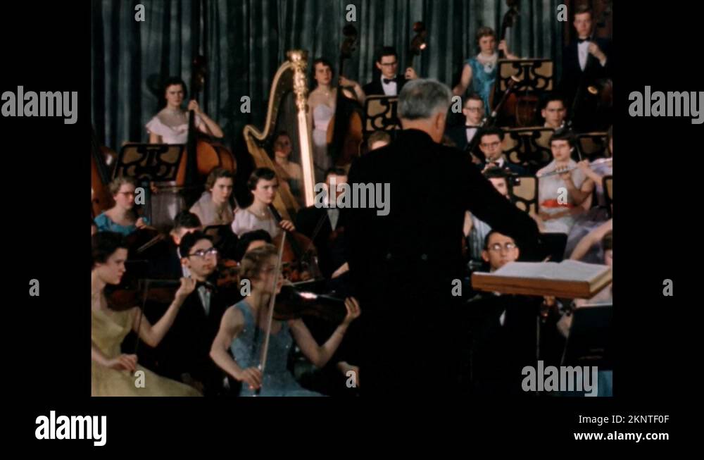 Bowing conductor Stock Videos & Footage - HD and 4K Video Clips - Alamy