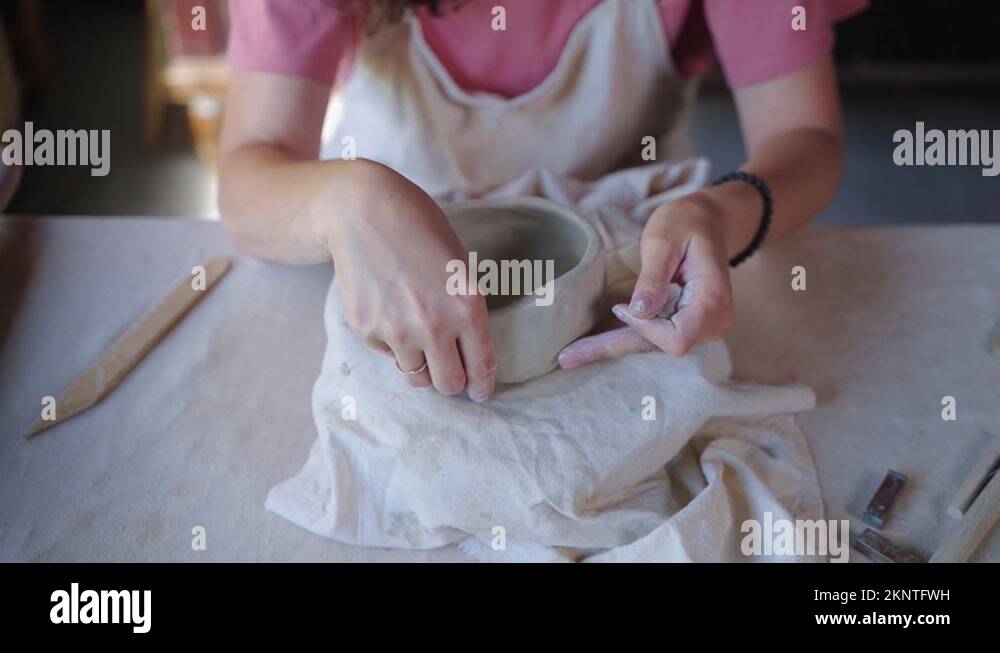 Crockery pottery Stock Videos & Footage - HD and 4K Video Clips - Alamy