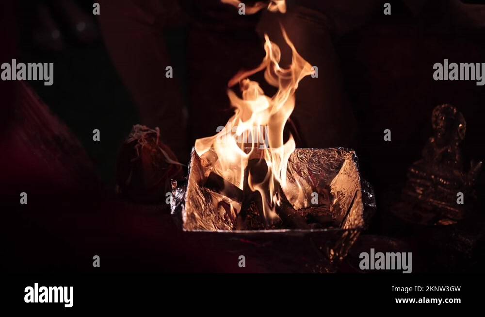 Havan fire Stock Videos & Footage - HD and 4K Video Clips - Alamy