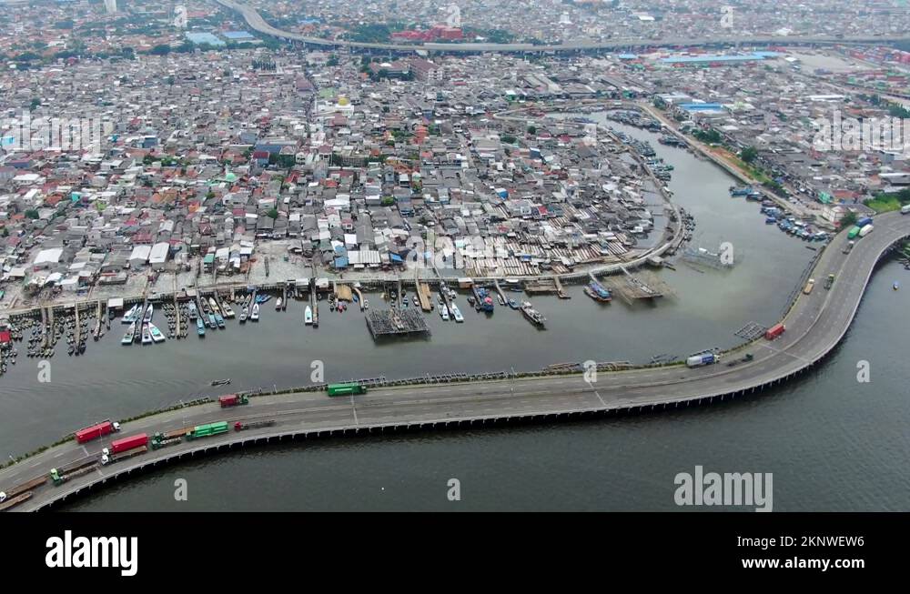 Overcrowded slums Stock Videos & Footage - HD and 4K Video Clips - Alamy